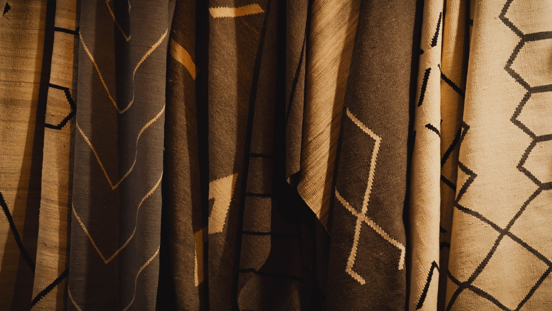 Shop Handmade Rugs and Carpets Online in Pakistan – Imam Carpet Co